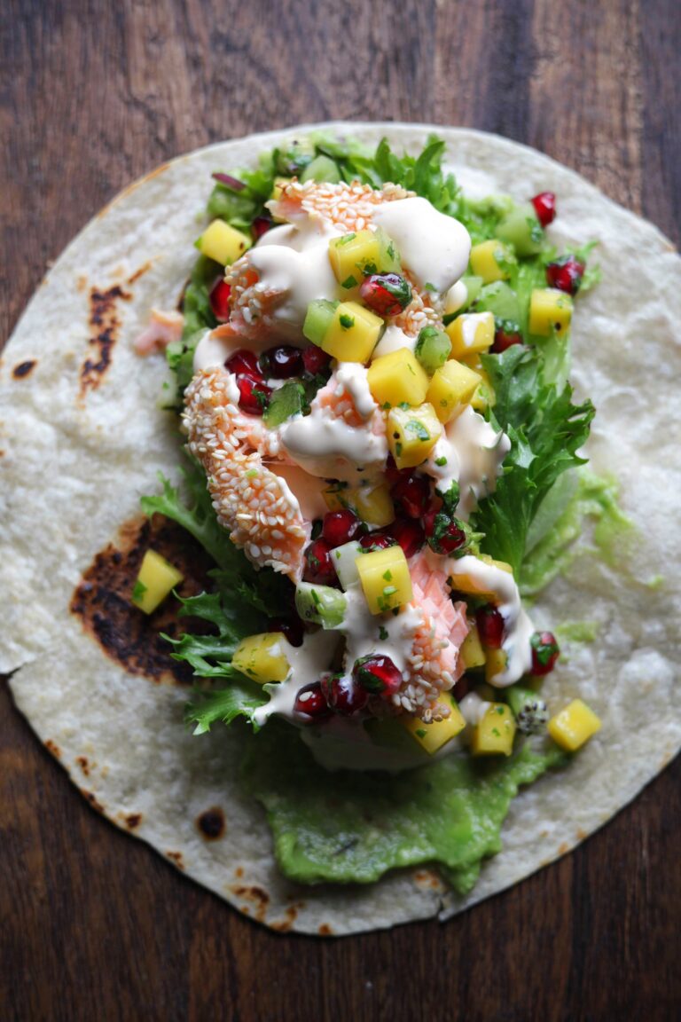 Laksewrap med kiwi- og granateplesalsa | Ida Maries mat