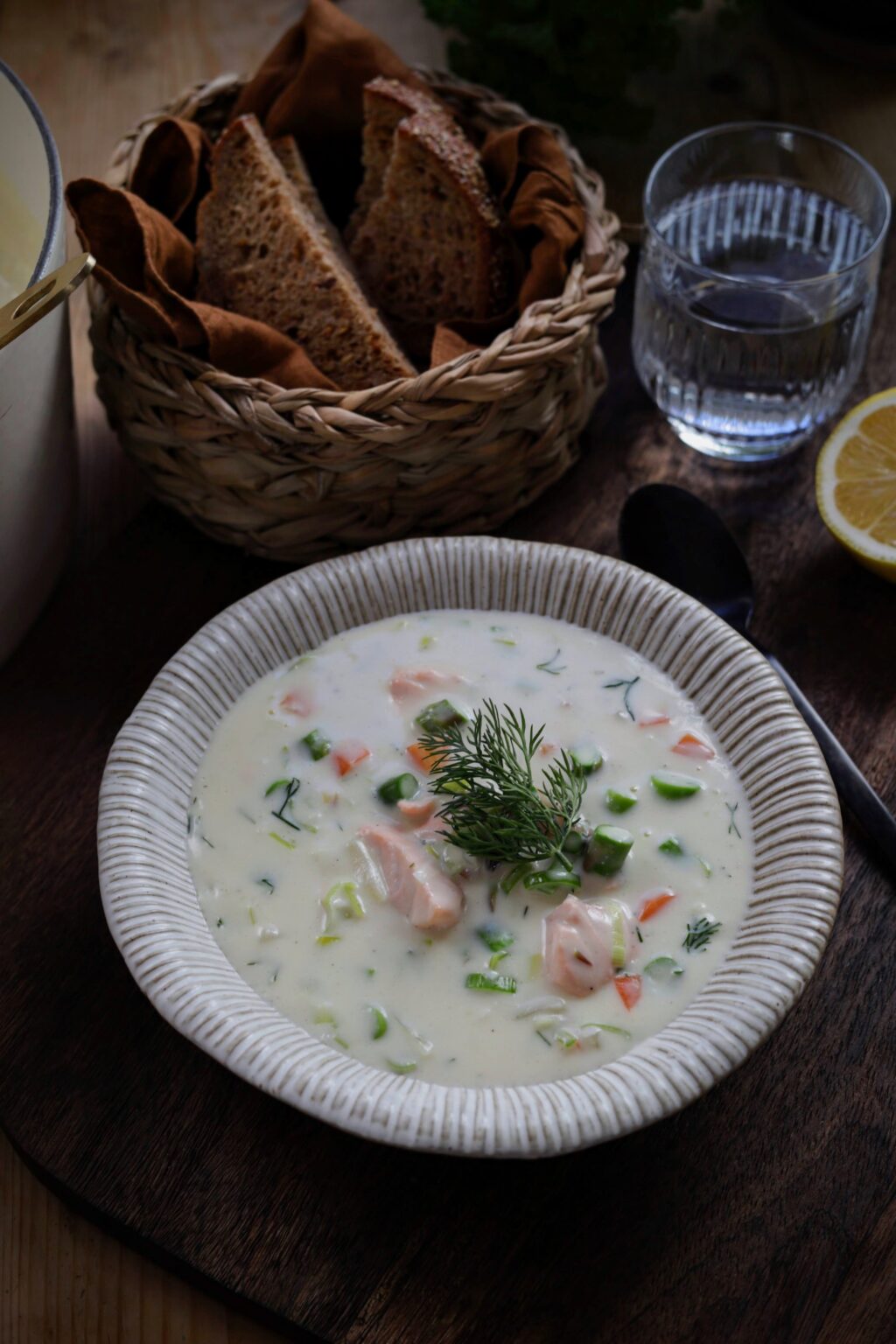 Fiskesuppe med laks og asparges | Ida Maries mat
